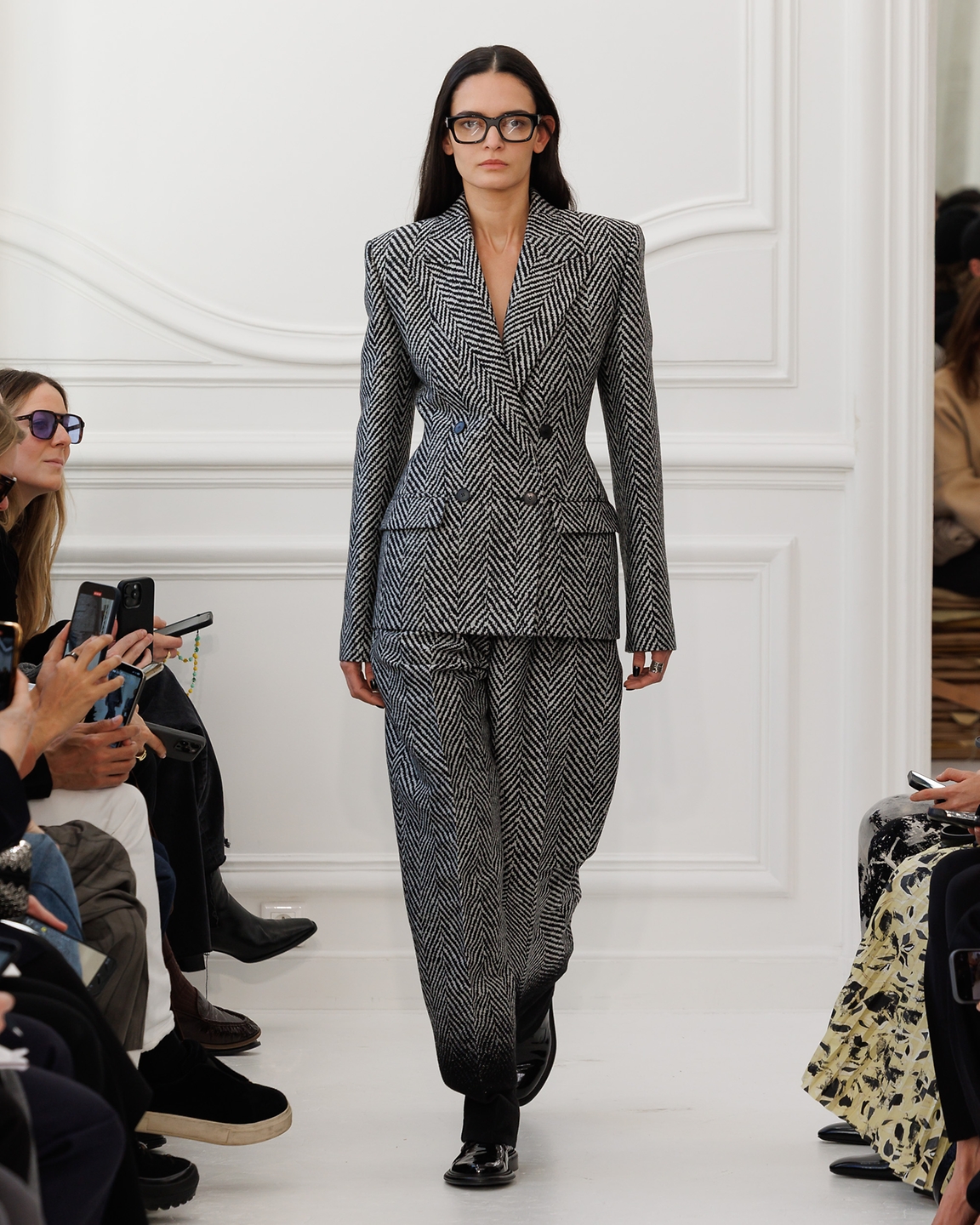 2025年秋冬ウィメンズコレクション | Givenchy